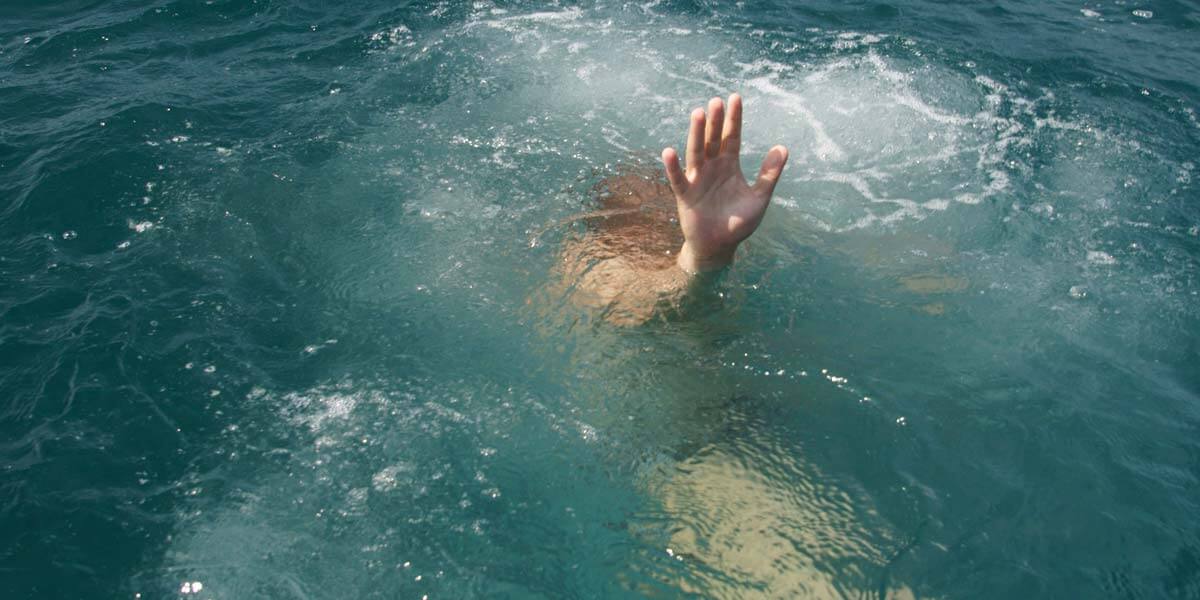 Rescuing & Recovering Crew Overboard – Life of Sailing