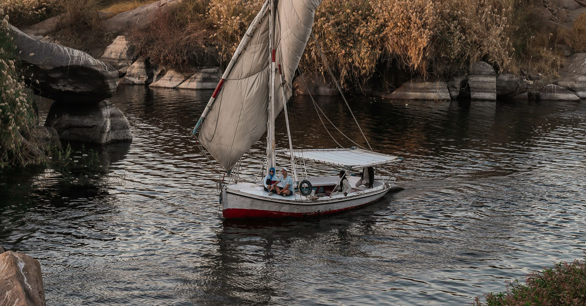 What Is Tacking & How To Tack A Sailboat – Life of Sailing