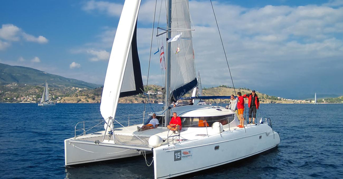 What Size Catamaran To Sail Around The World – Life of Sailing