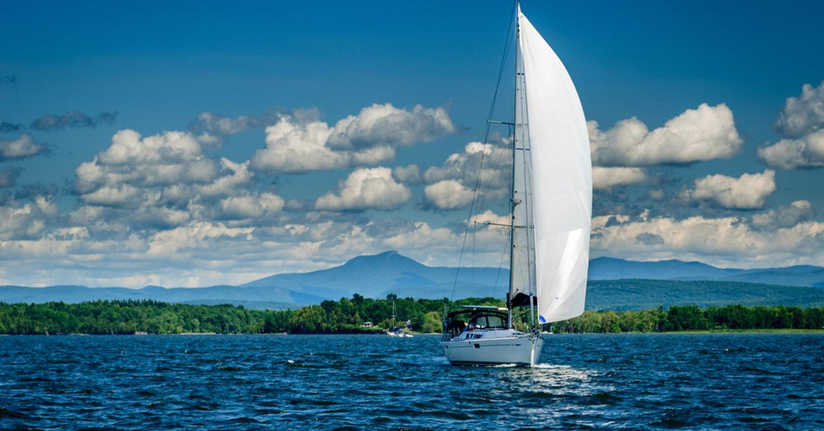 Best Sailboats For Lakes – Life of Sailing