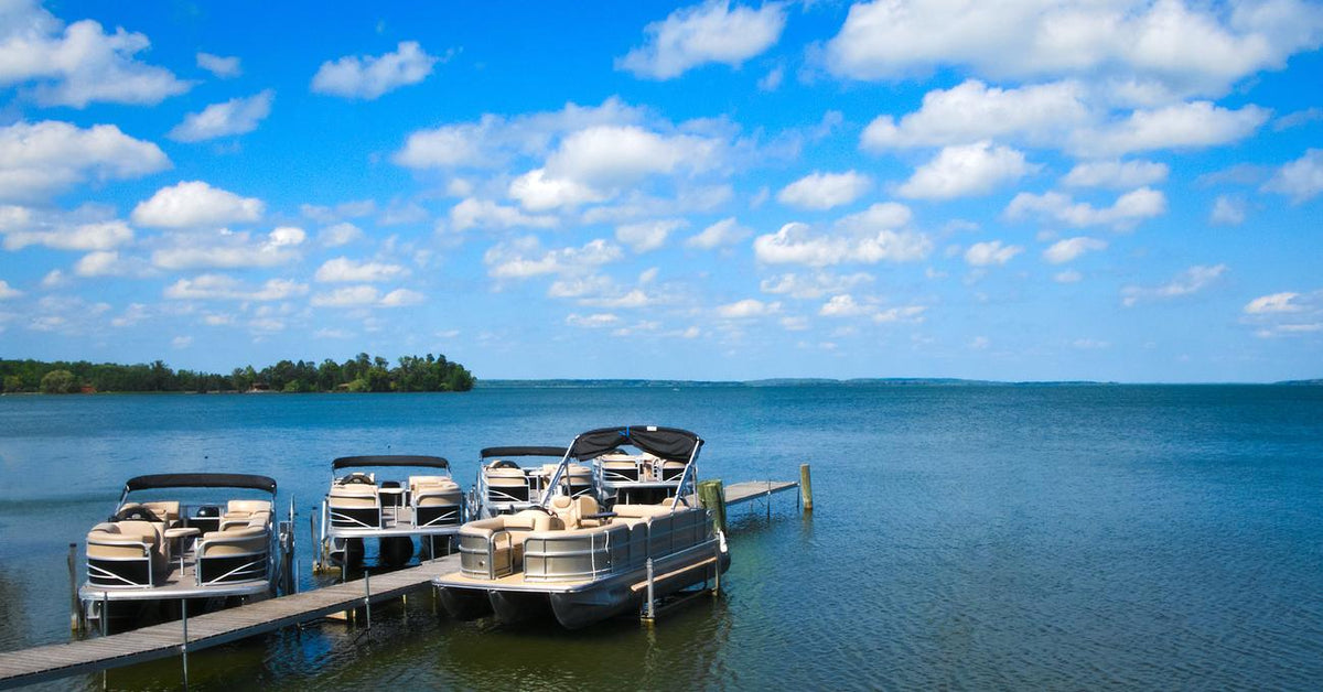 How To Dock A Pontoon Boat – Life of Sailing