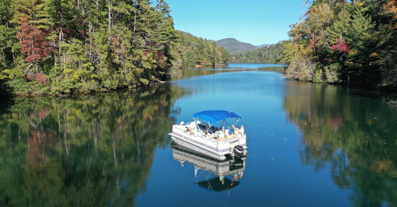 Best Small Pontoon Boats – Life of Sailing